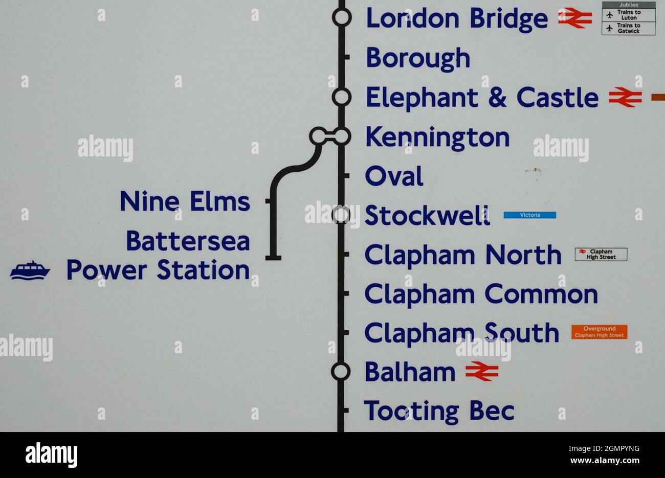 London, Großbritannien. September 2021. Die Londoner U-Bahn hat zwei ...