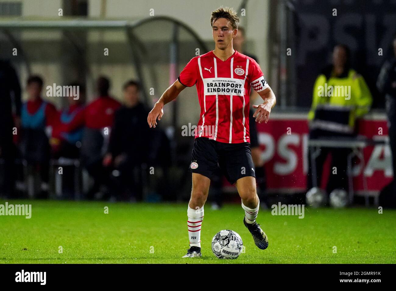 EINDHOVEN, NIEDERLANDE - 20. SEPTEMBER: Dennis Vos vom PSV U23 während ...