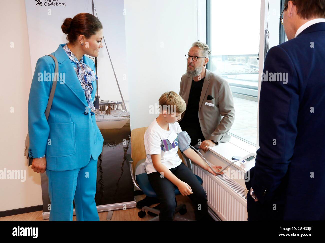 Der Patient William Sjodin demonstriert, wie die Hipr-App für ...