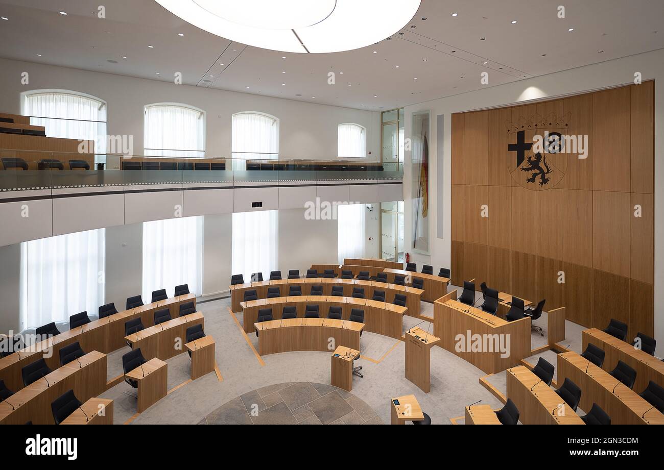 Deutschhaus mainz -Fotos und -Bildmaterial in hoher Auflösung – Alamy