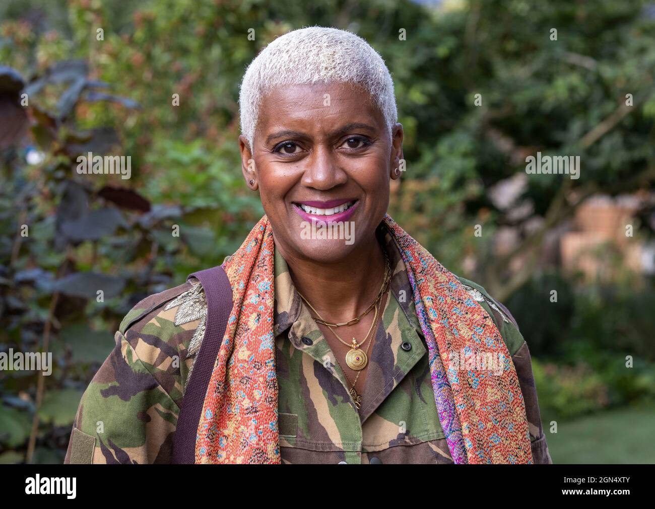 Moderatorin der chelsea flower show -Fotos und -Bildmaterial in hoher ...