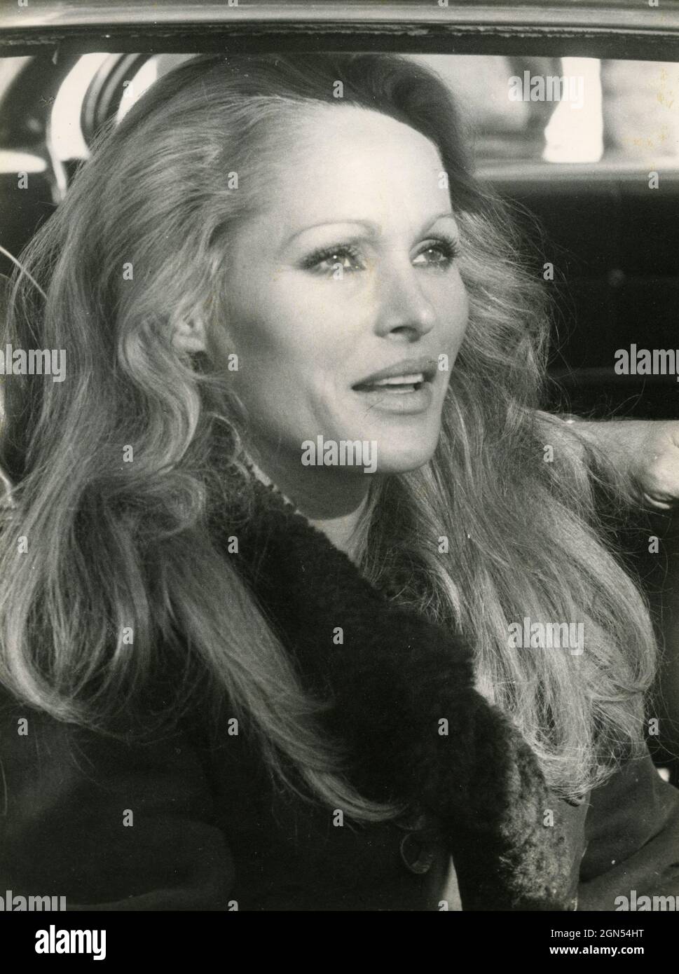 Ursula andress ursula andress ursula -Fotos und -Bildmaterial in hoher ...