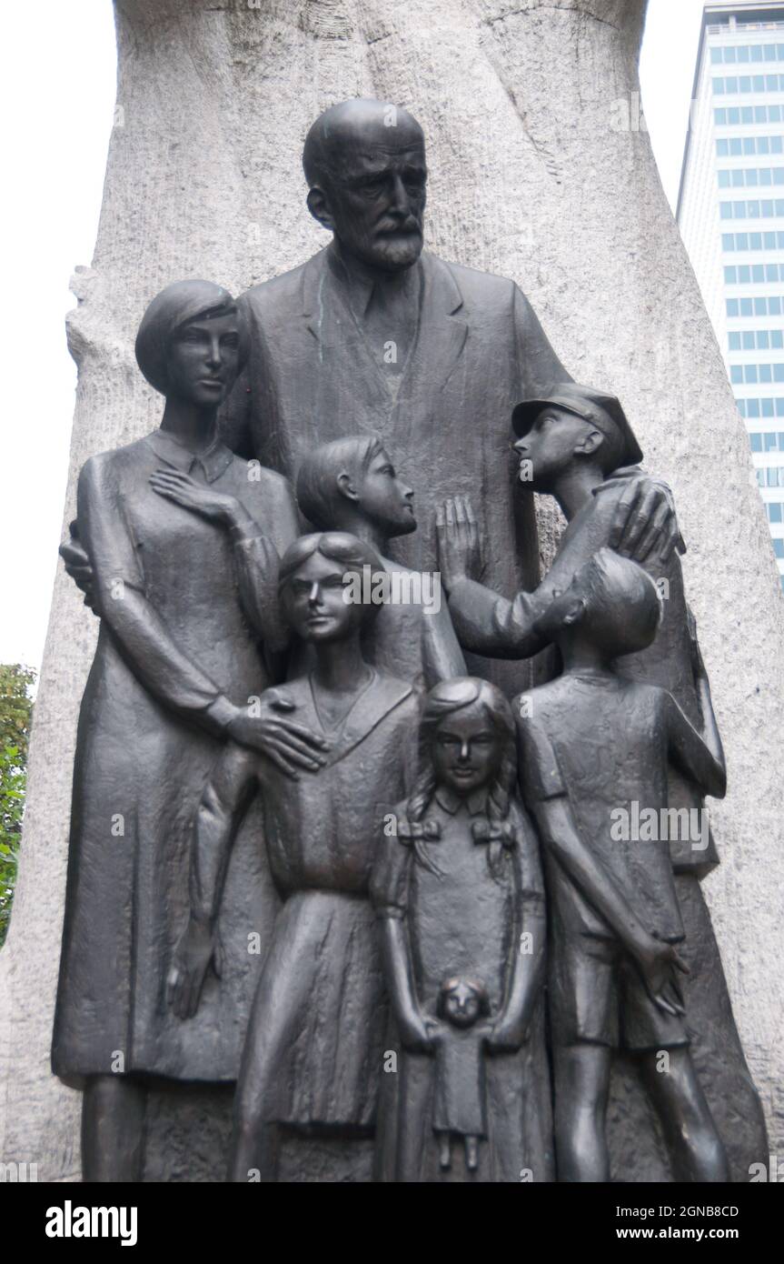 Janusz Korczak Stockfotos und -bilder Kaufen - Alamy
