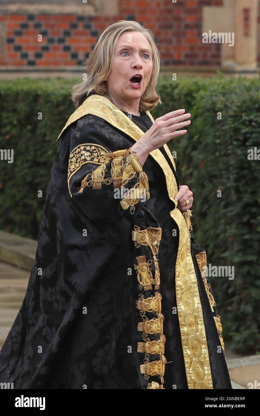 Die ehemalige US-Außenministerin Hillary Clinton wird während einer ...