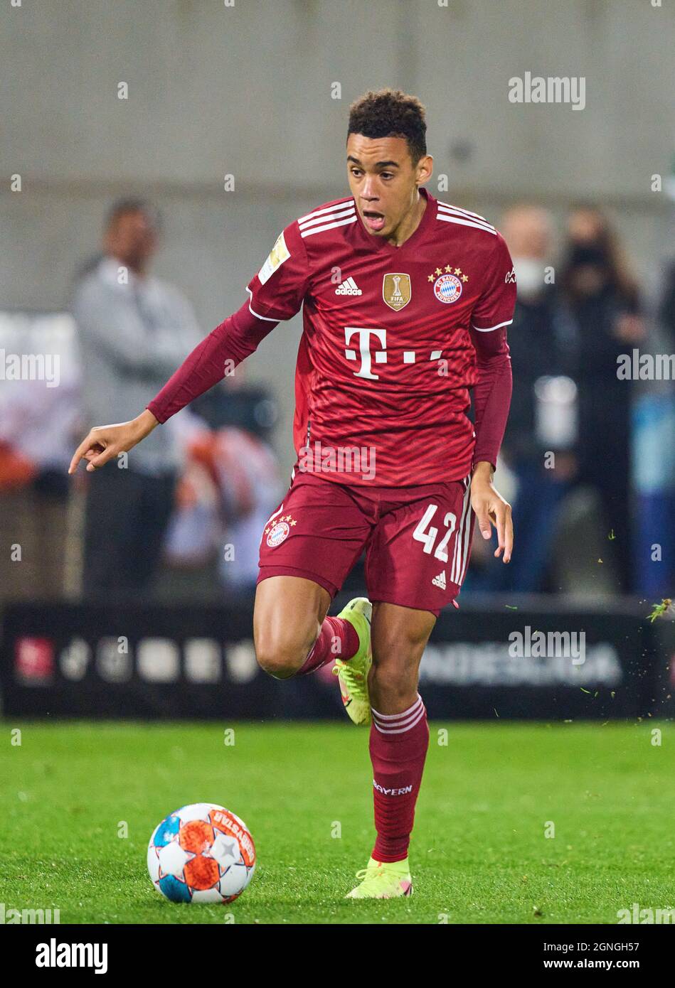 Jamal musiala body -Fotos und -Bildmaterial in hoher Auflösung - Seite ...