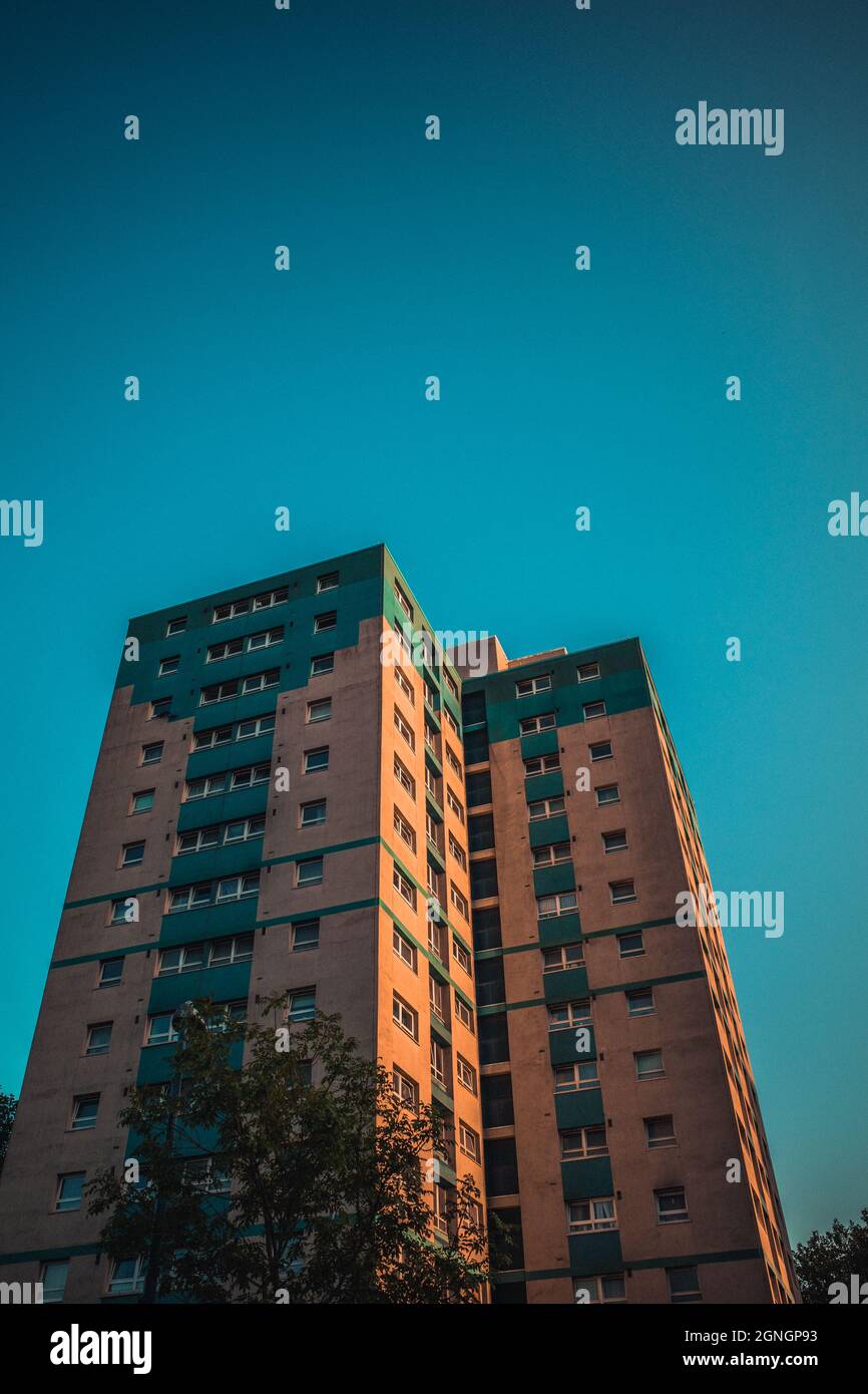 High rise tower block -Fotos und -Bildmaterial in hoher Auflösung – Alamy