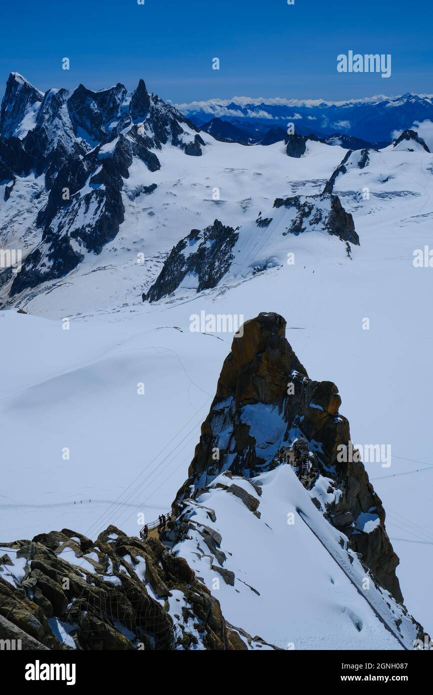 The aiguille du midi skywalk -Fotos und -Bildmaterial in hoher ...