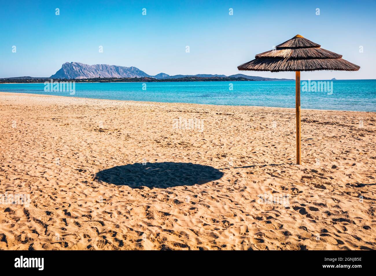 Tavolara hintergrund -Fotos und -Bildmaterial in hoher Auflösung – Alamy