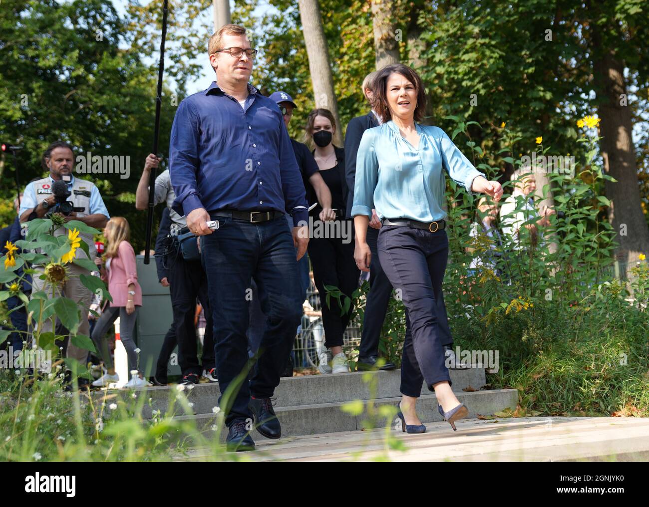 Annalena baerbock bundestag -Fotos und -Bildmaterial in hoher Auflösung ...