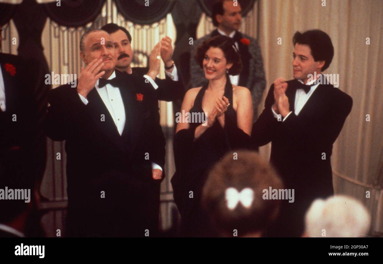 DER NEULING, von links: Marlon Brando, Penelope Ann Miller, Matthew ...