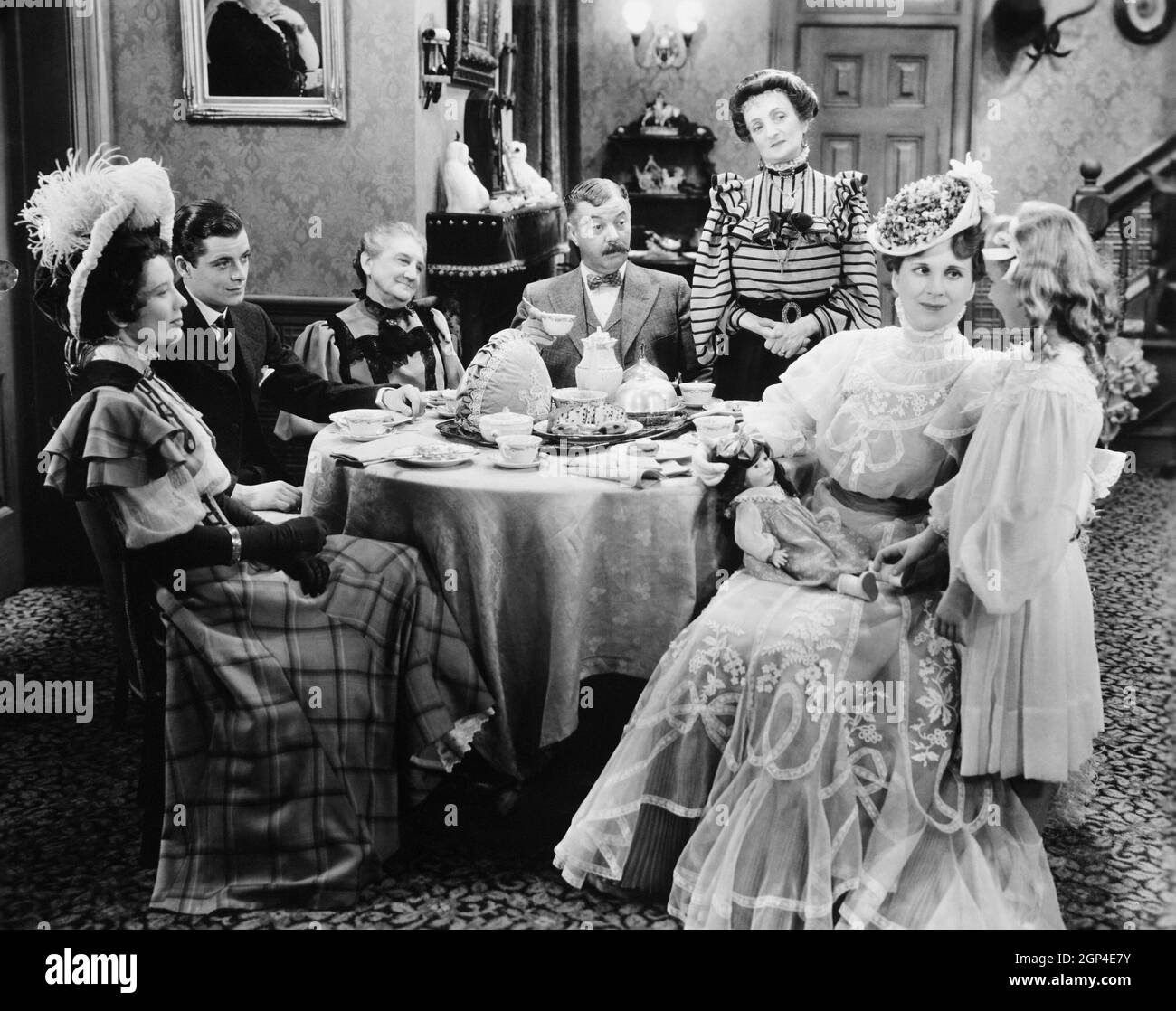 KAVALKADE, im Uhrzeigersinn von links: Merle Tottenham, John Warburton ...