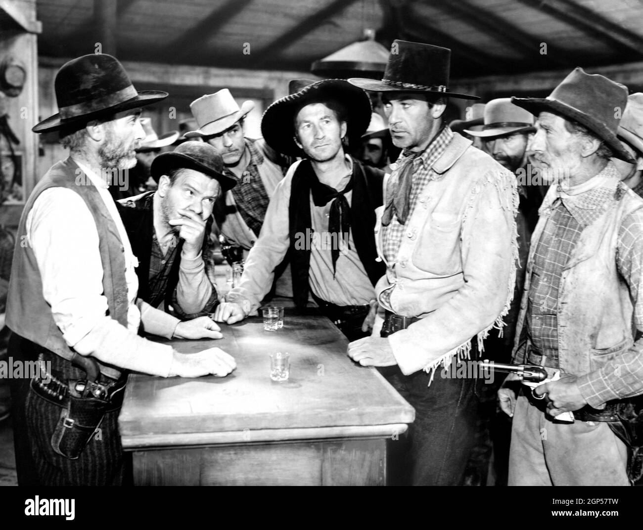 DER WESTLER, von links, Walter Brennan, Paul Hurst, Dana Andrews, Tom ...