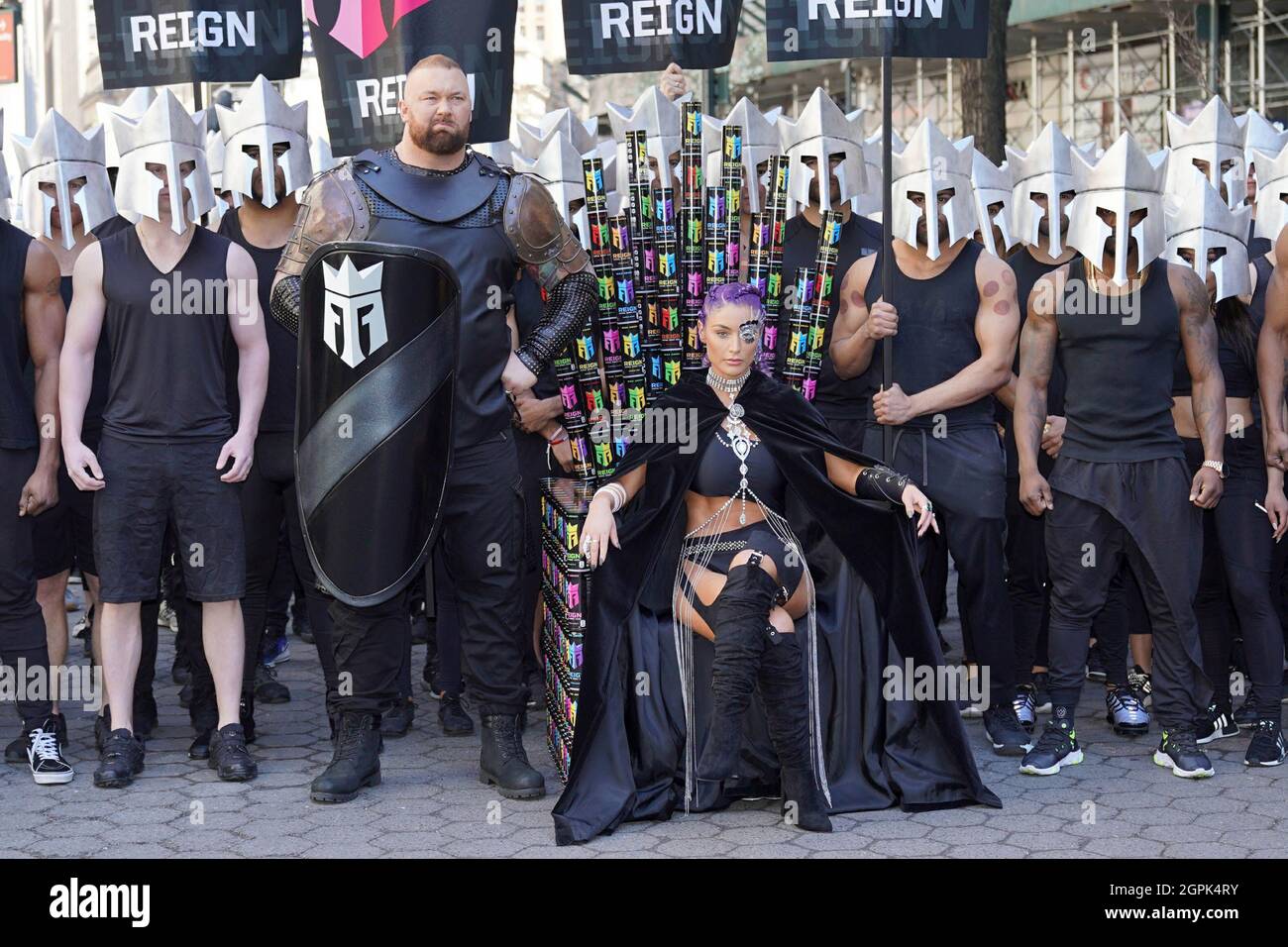 New York - NY - 20190416 Thor und Natalie Eva Marie posieren für Bilder ...