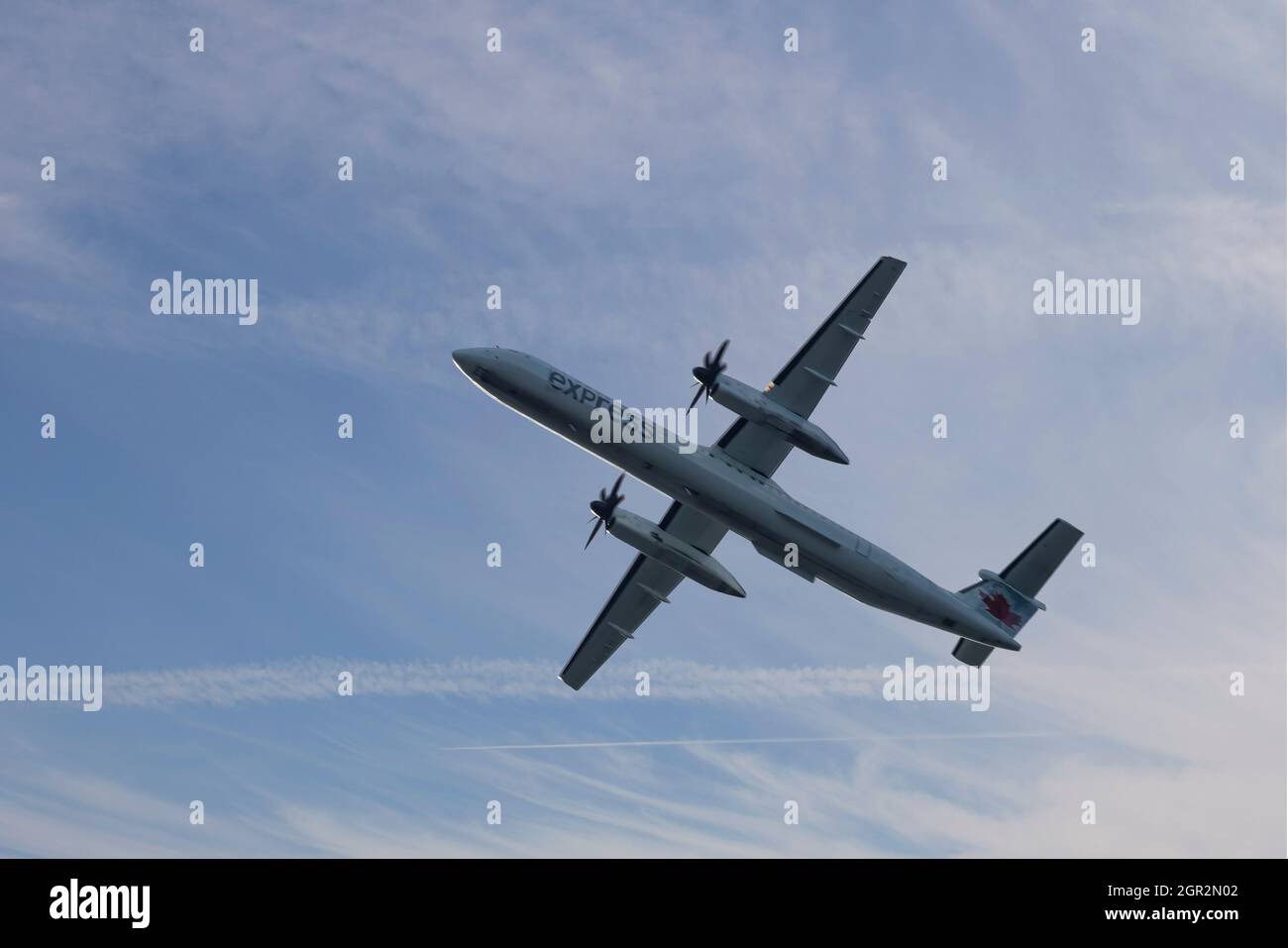 De havilland canada dash 8 400 -Fotos und -Bildmaterial in hoher ...