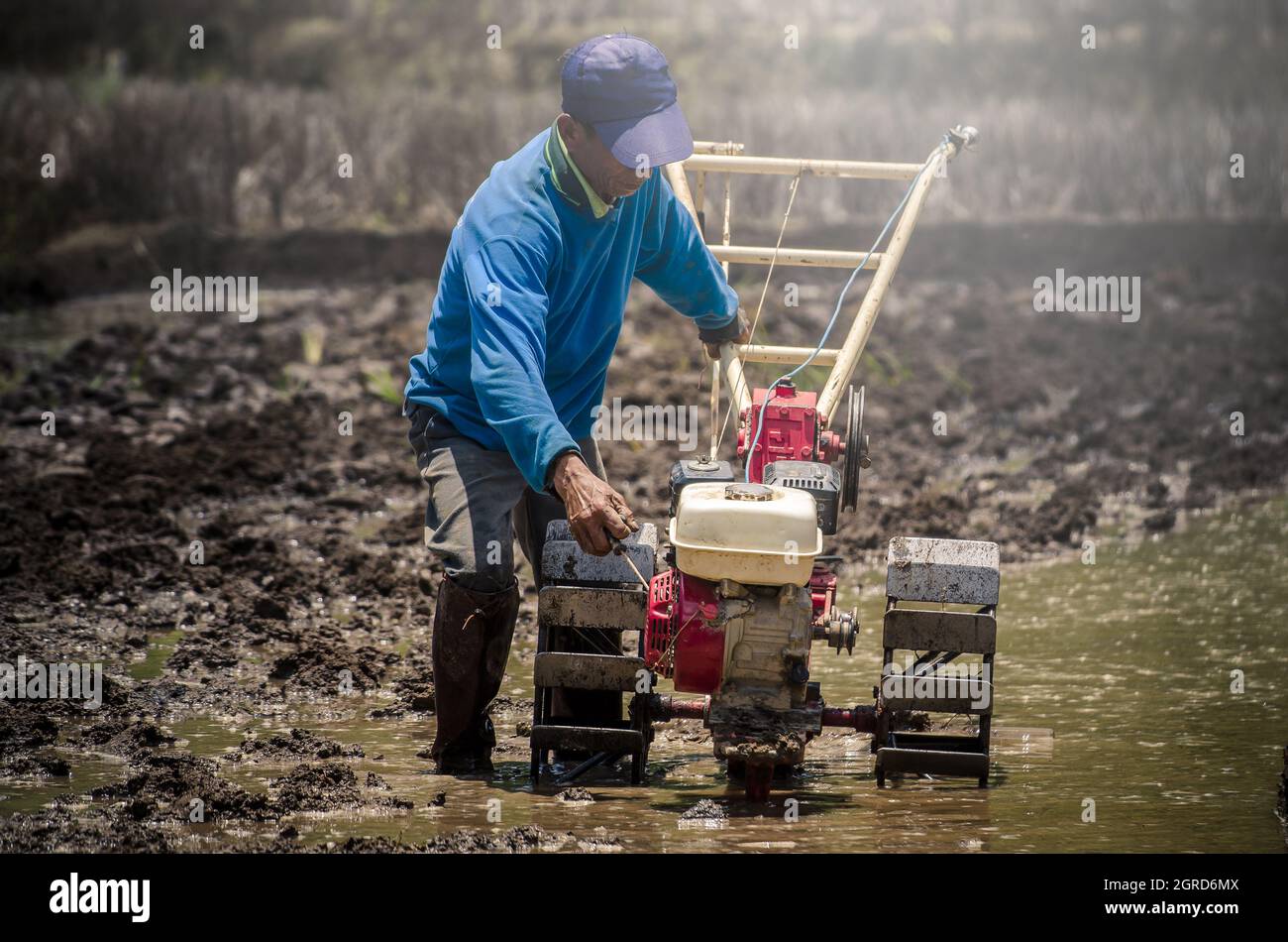 Traktor plus schlepper Stockfotos und -bilder Kaufen - Alamy
