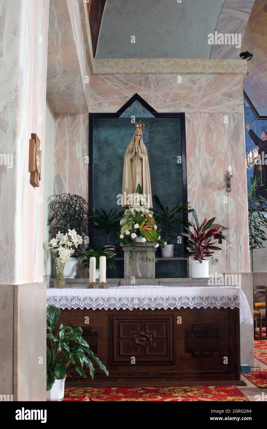 Unsere Liebe Frau von Fatima, Altar in der Kirche des heiligen Antonius von Padua in Bjelovar ...