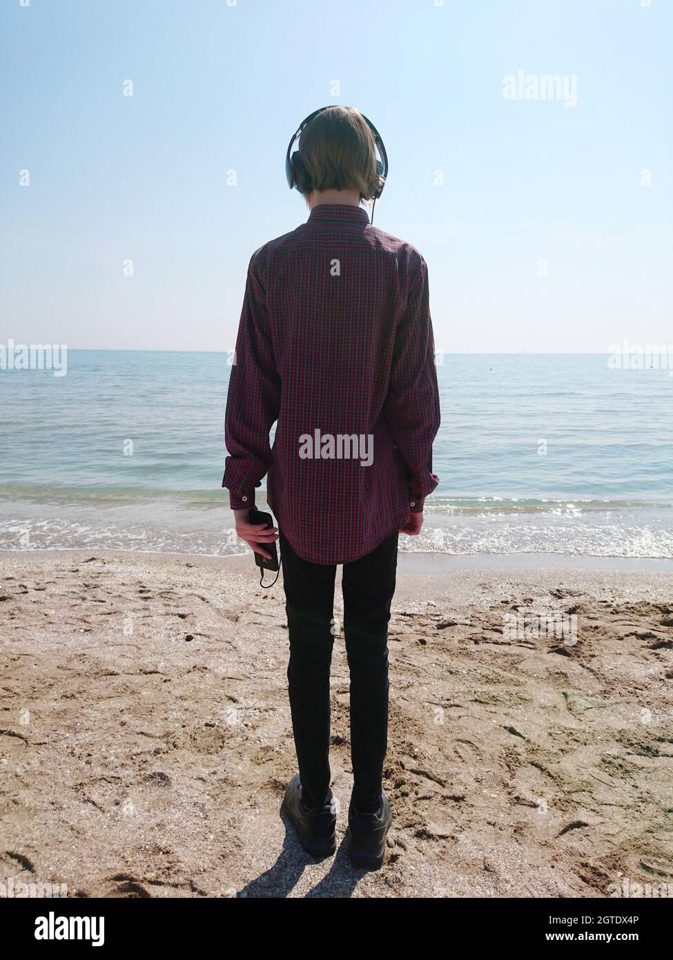 Hübsch 16 jahre rückansicht -Fotos und -Bildmaterial in hoher Auflösung – Alamy