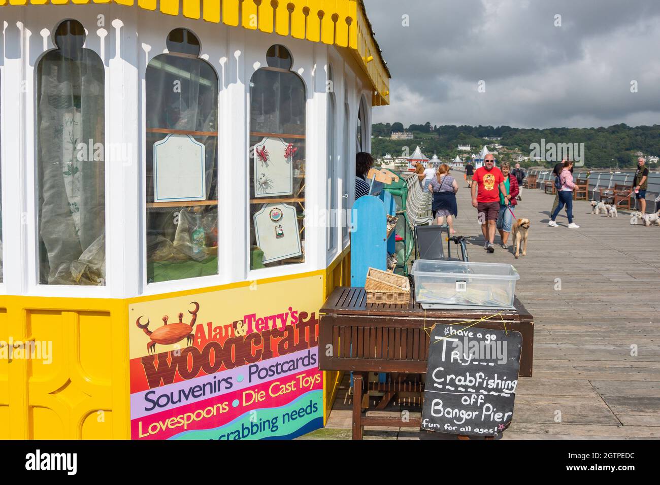 Kiosk souvenirkiosk -Fotos und -Bildmaterial in hoher Auflösung – Alamy