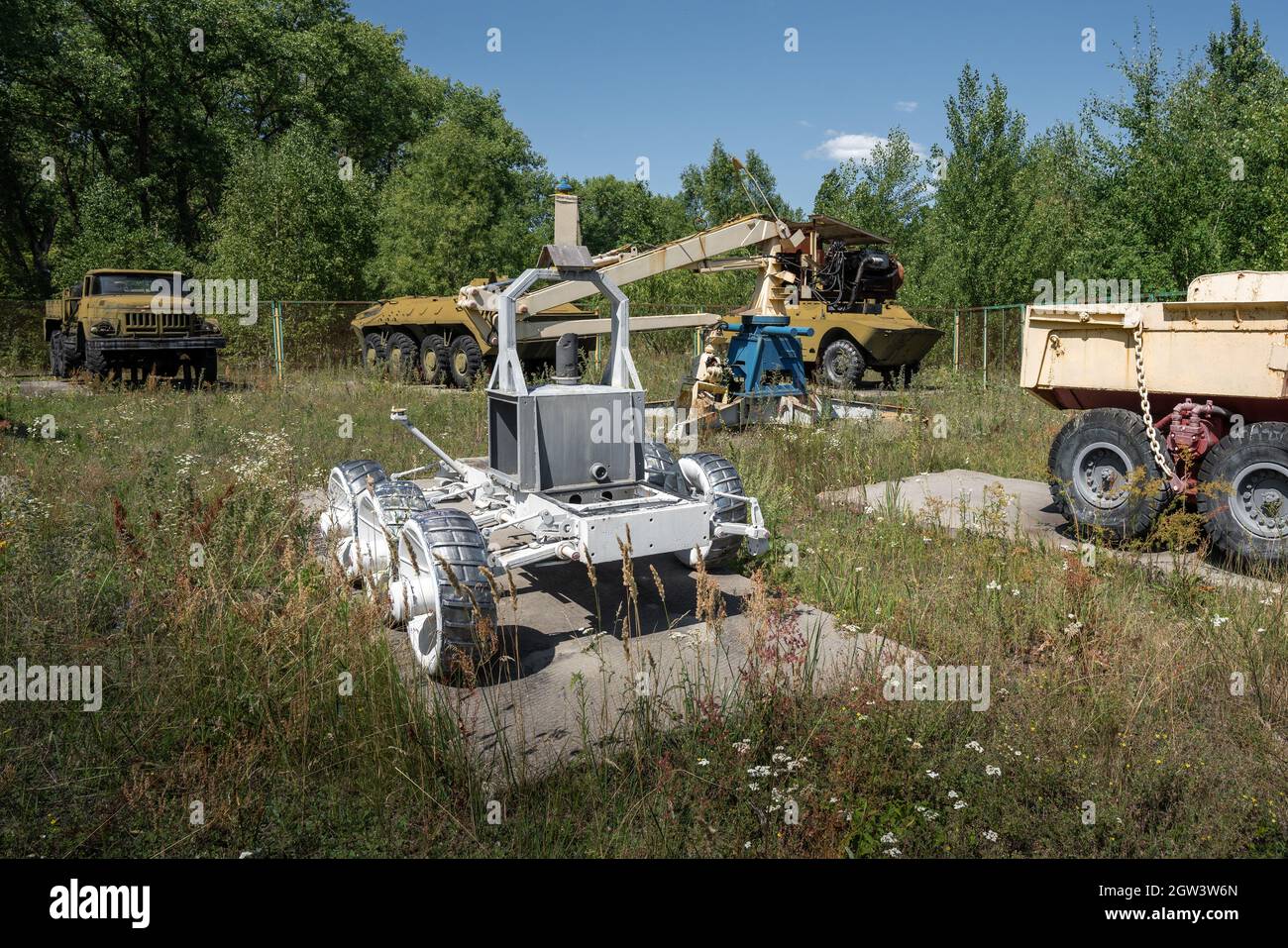 Roboter, die bei der Reinigung des Kernkraftwerks Tschernobyl nach der ...