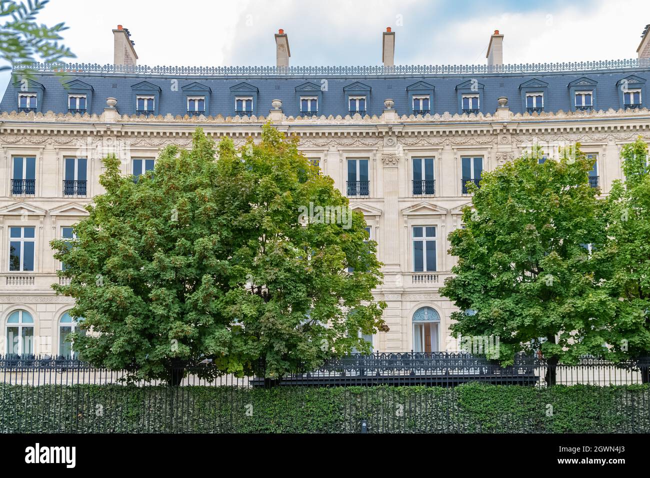 Charles de gaulle boulevard -Fotos und -Bildmaterial in hoher Auflösung ...