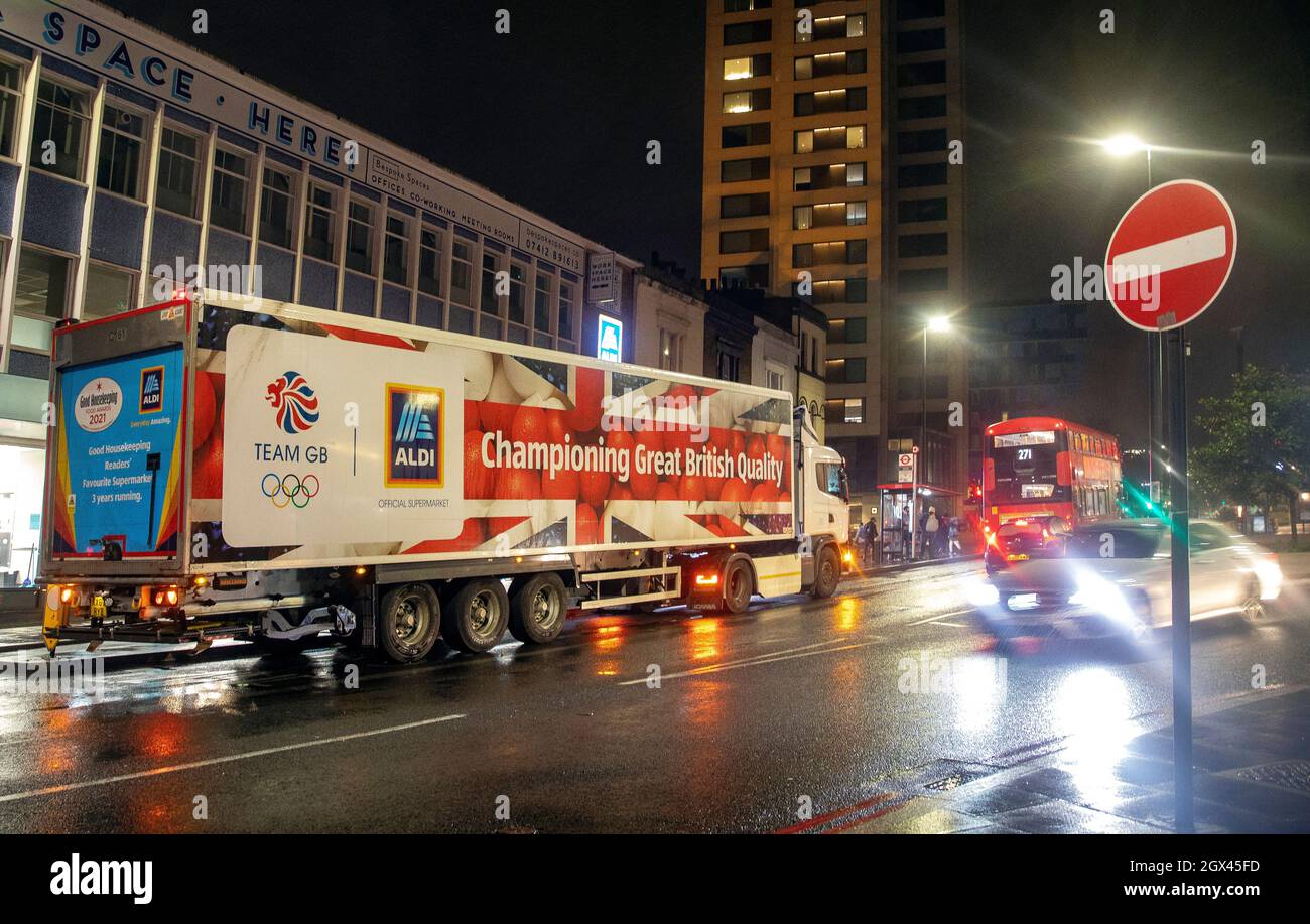 Aldi Lkw Stockfotos und -bilder Kaufen - Alamy