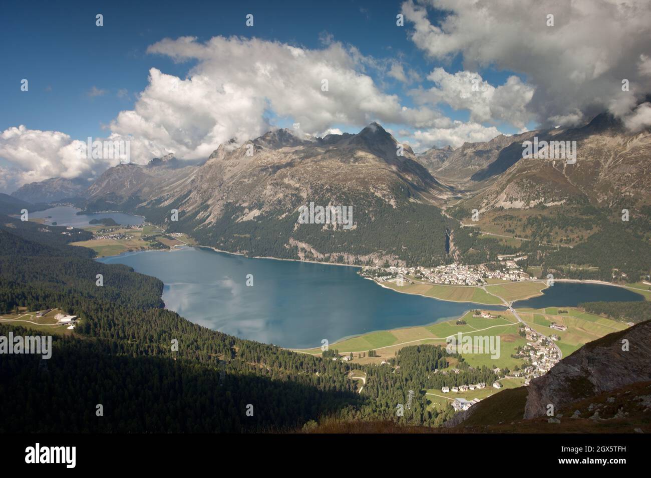 Lake silsersee -Fotos und -Bildmaterial in hoher Auflösung – Alamy