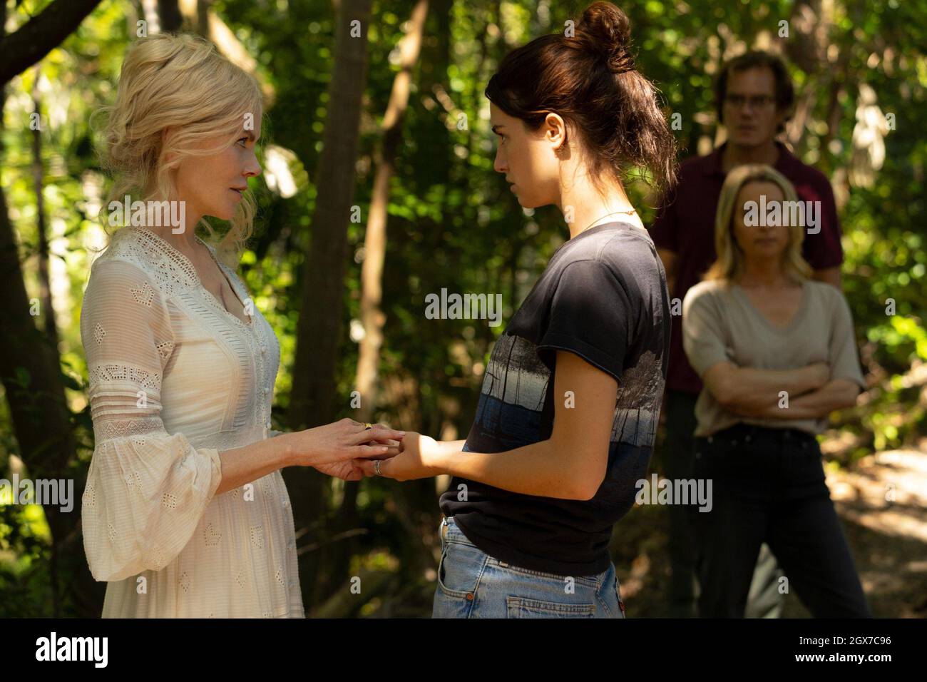 NEUN PERFEKTE FREMDE, von links: Nicole Kidman, Grace Van Patten ...