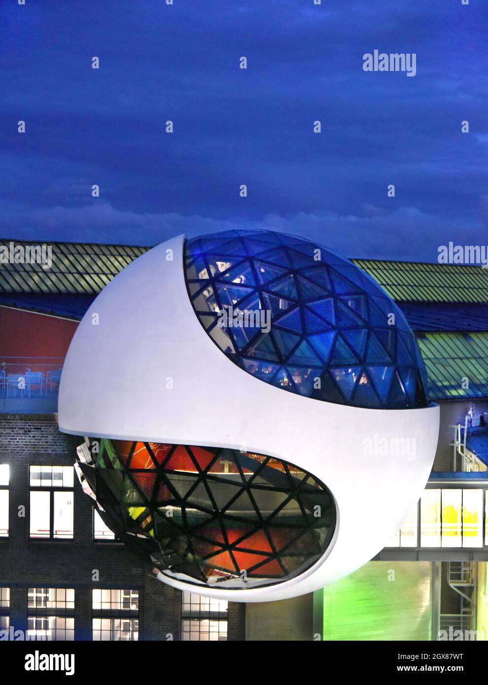 Techne kugel leipzig -Fotos und -Bildmaterial in hoher Auflösung – Alamy