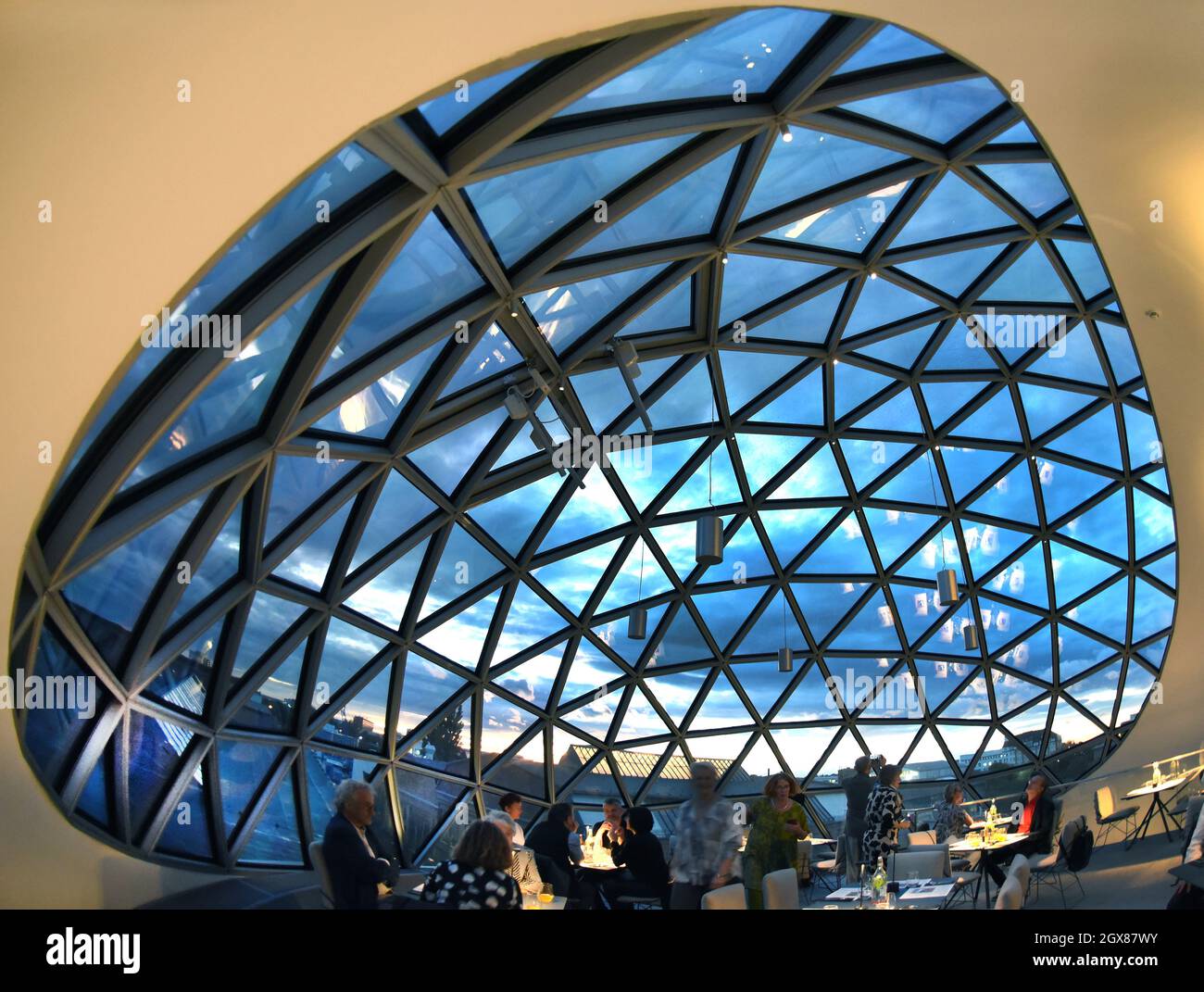 Techne kugel leipzig -Fotos und -Bildmaterial in hoher Auflösung – Alamy