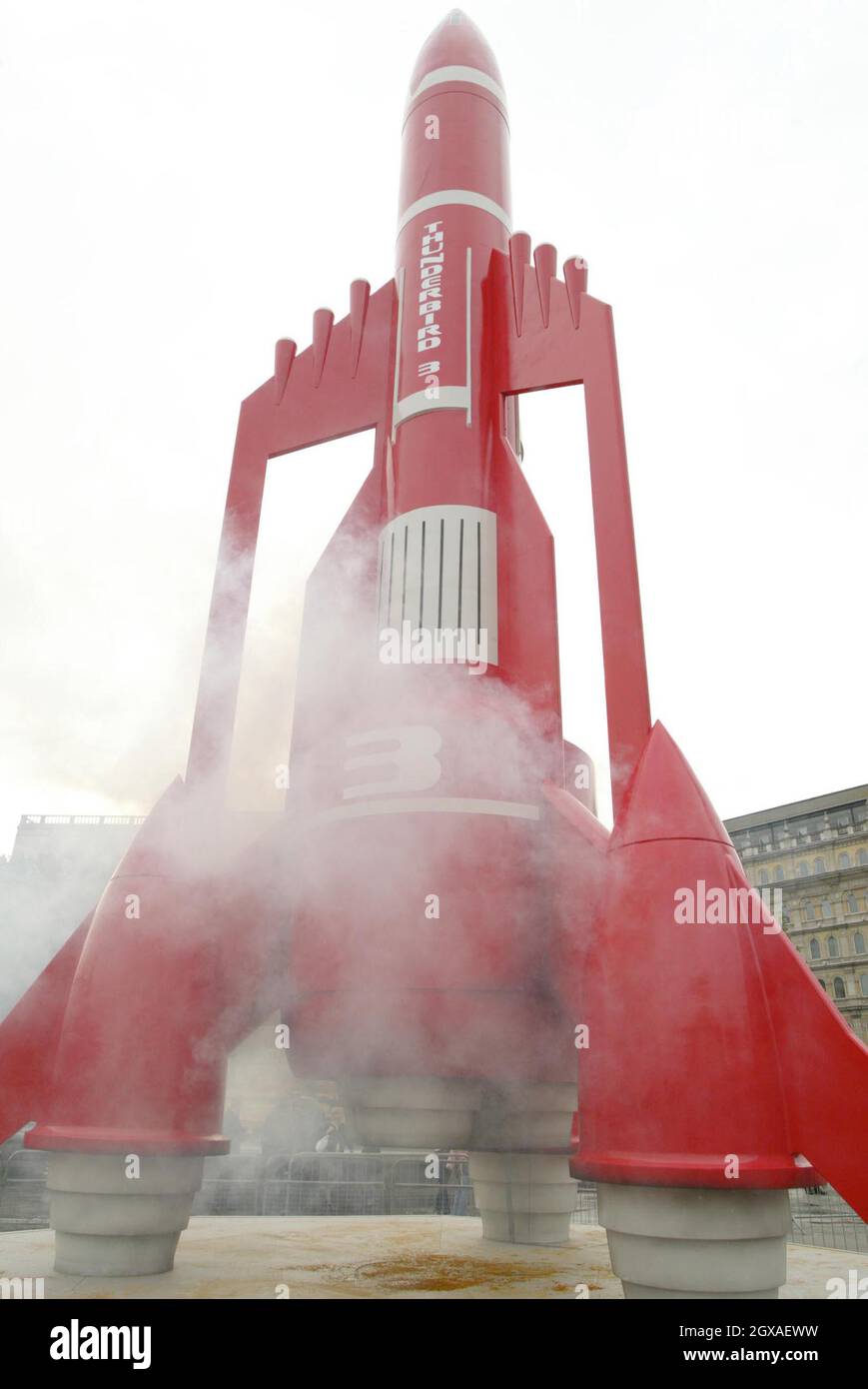 Thunderbird 3 ist auf dem Trafalgar Square im Zentrum von London ...