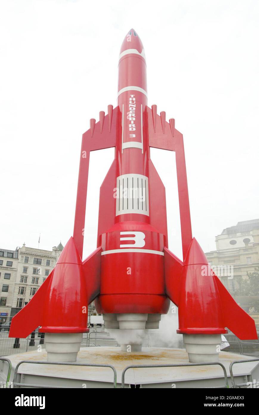 Thunderbird 3 ist auf dem Trafalgar Square im Zentrum von London ...