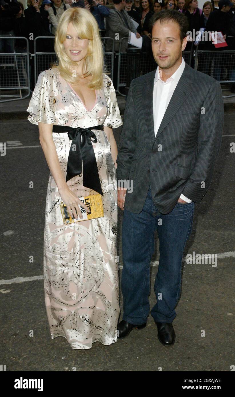 Claudia Schiffer und Ehemann Matthew Vaughn bei der Premiere von Layer ...