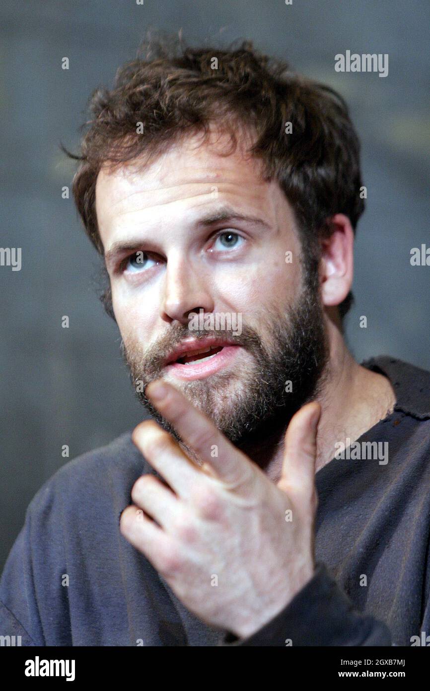 Jonny Lee Miller Der Adam Spielt Probt Für Das Stück Someone Wholl