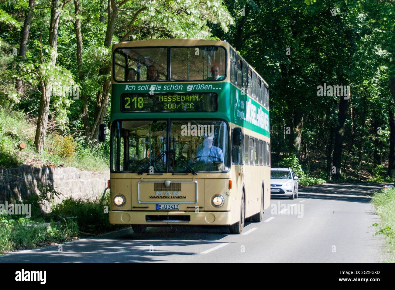 218 bus -Fotos und -Bildmaterial in hoher Auflösung – Alamy
