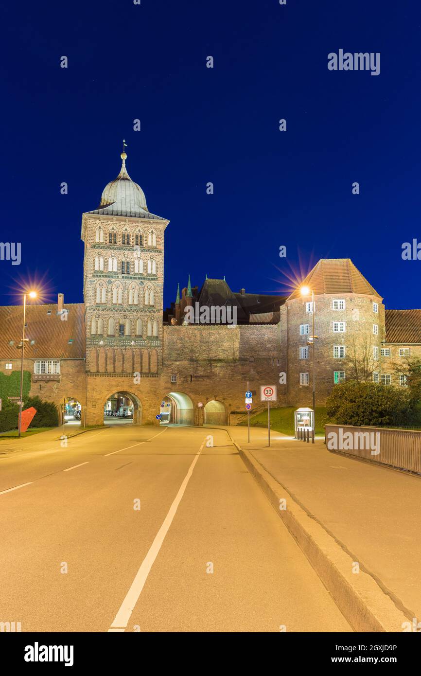 Mittelalterliches stadttor -Fotos und -Bildmaterial in hoher Auflösung – Alamy
