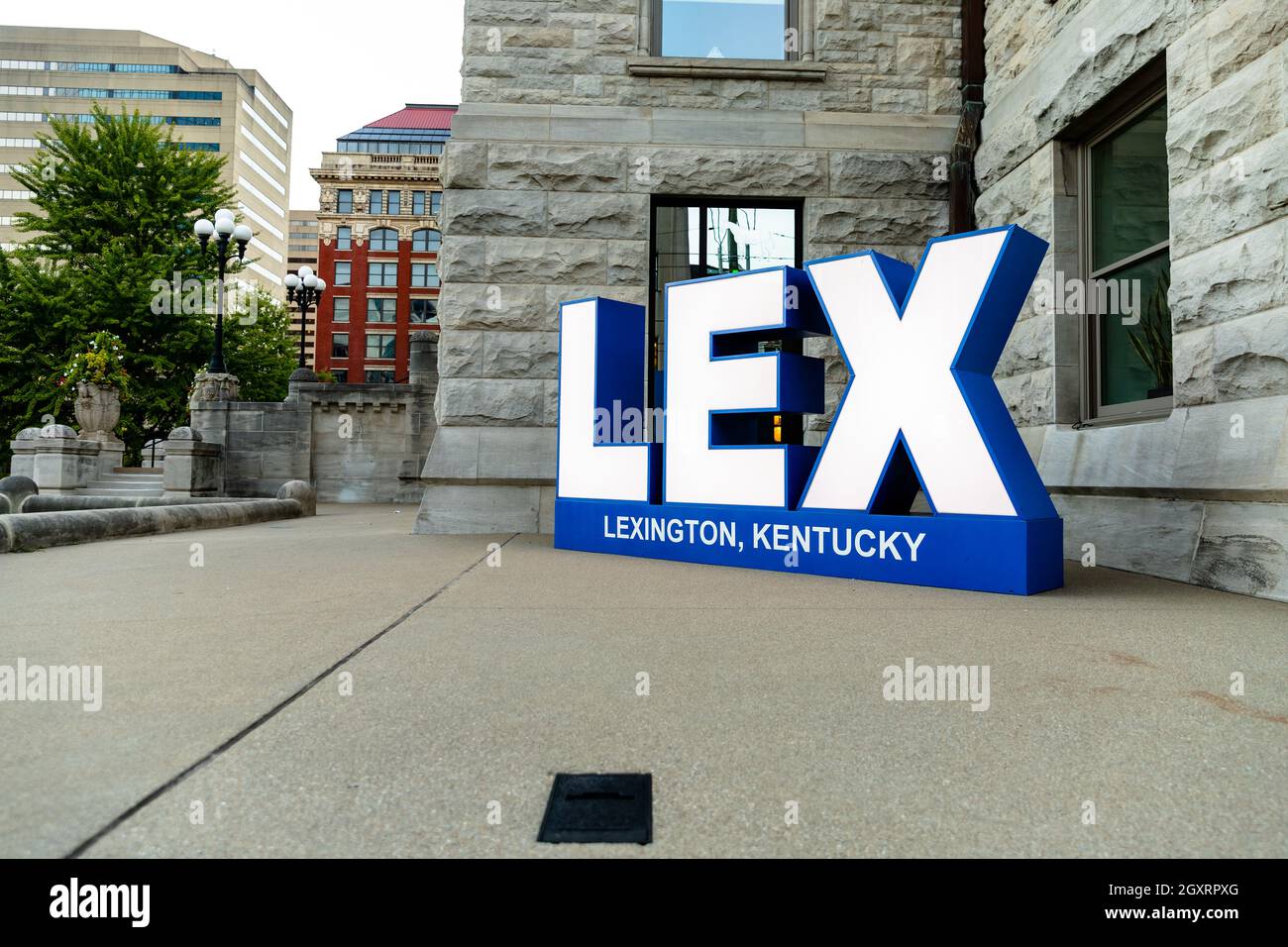 Lexington, KY - 1. Oktober 2021: Das Schild „LEX“ am Lexington Visitors ...