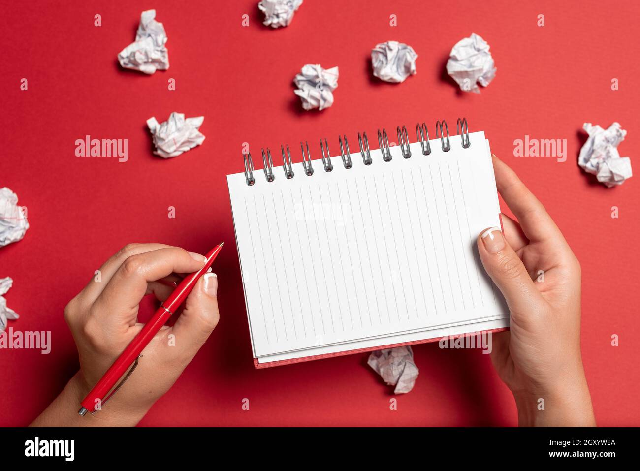 Kreative Designs Zeichnen Wichtige Notizen Machen Neue Ideen Planen ...