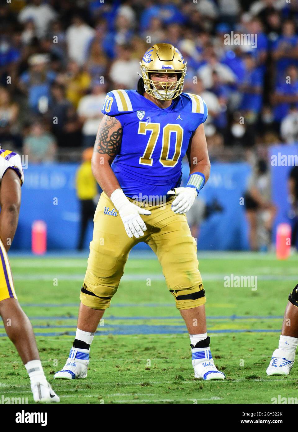 Pasadena, CA. September 2021. UCLA Bruins Offensive Lineman/Offensive ...