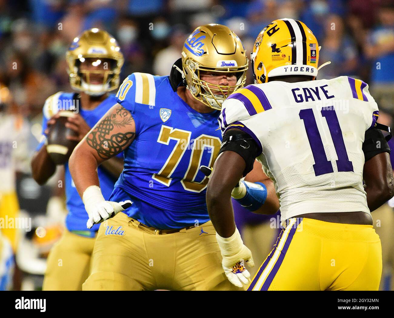 Pasadena, CA. September 2021. UCLA Bruins Offensive Lineman/Offensive ...