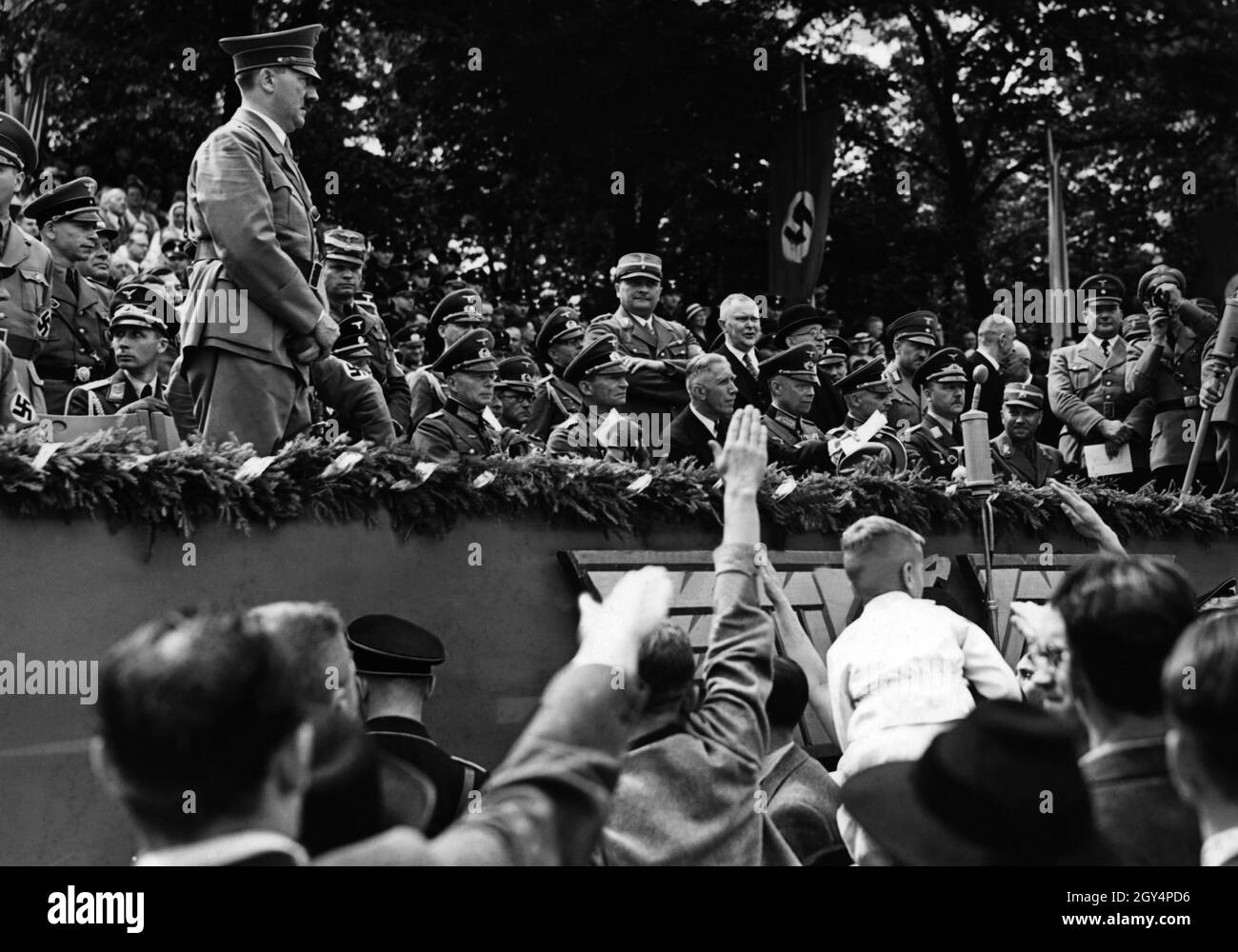 Franz von papen and adolf hitler -Fotos und -Bildmaterial in hoher ...