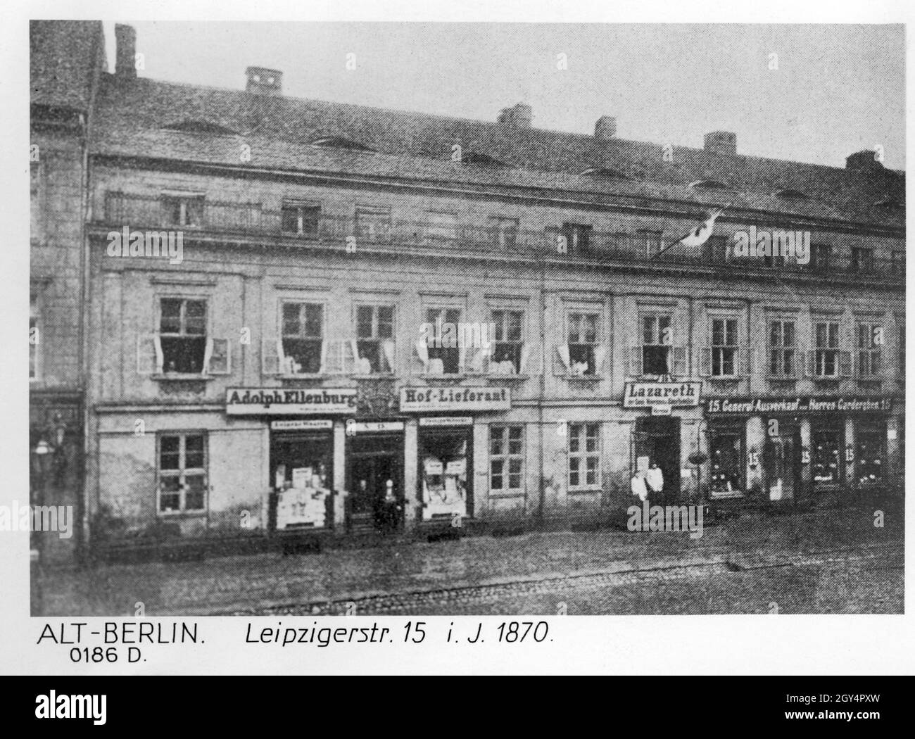 Wir flagge im schaufenster Schwarzweiß-Stockfotos und -bilder - Alamy