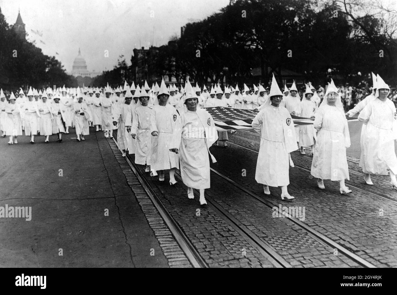Ku klux klan uniform in -Fotos und -Bildmaterial in hoher Auflösung – Alamy