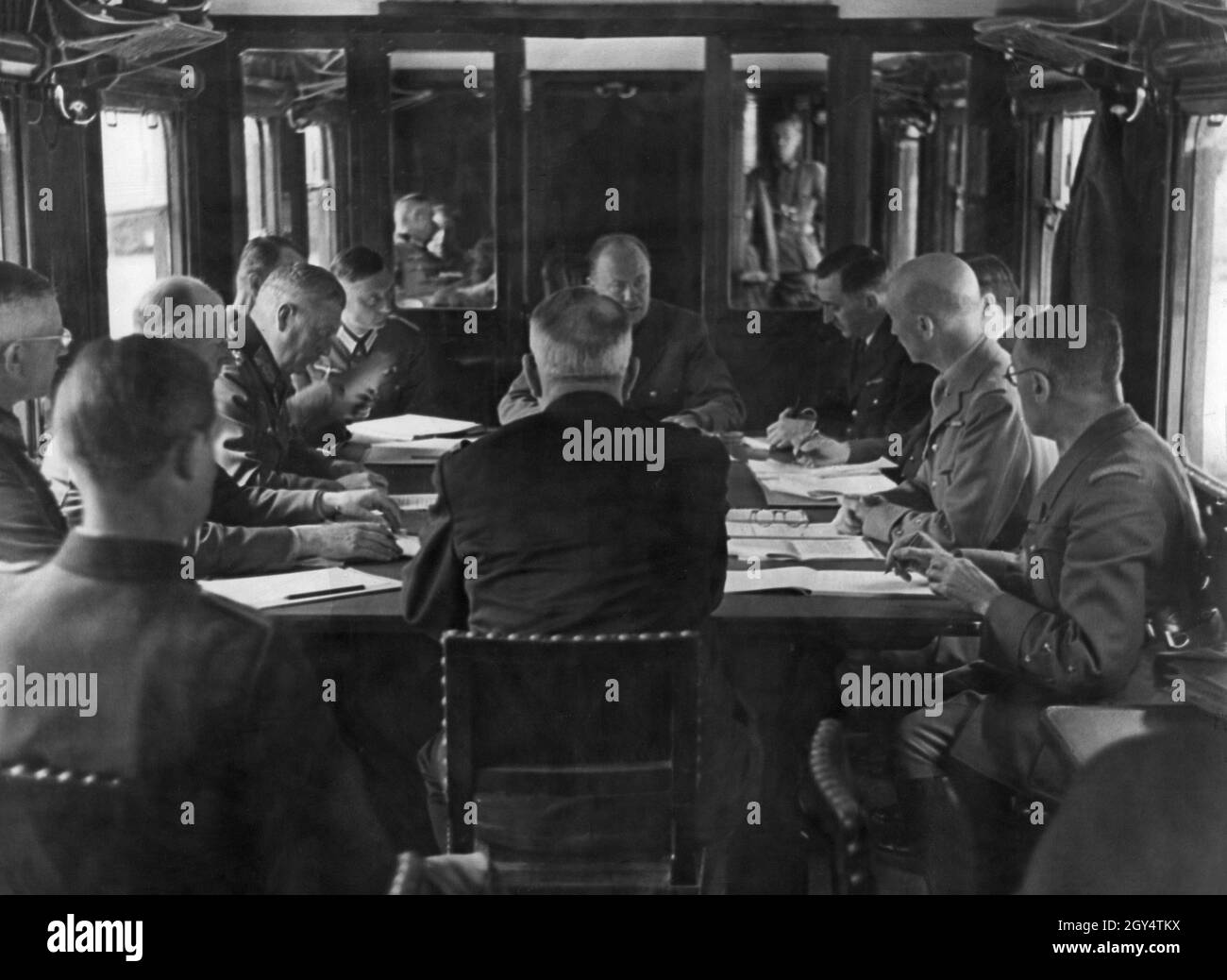 Signing of the armistice -Fotos und -Bildmaterial in hoher Auflösung ...