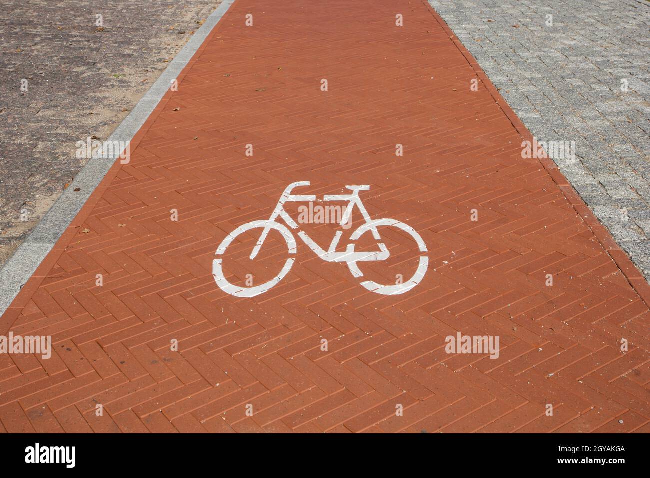 Gepflasterter radweg -Fotos und -Bildmaterial in hoher Auflösung – Alamy