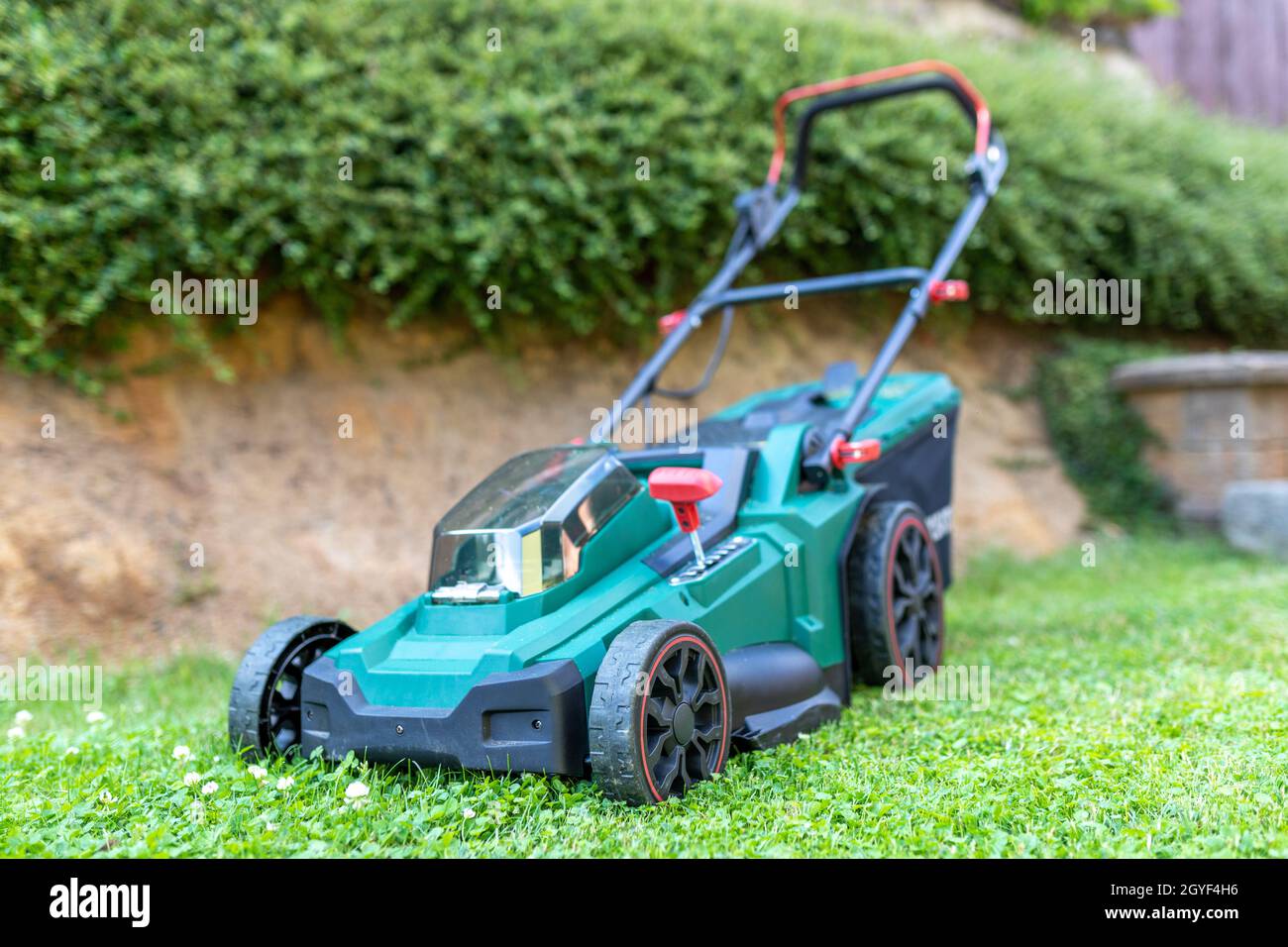 Fabelhafte Elektro Rasenmaher Akku Bild