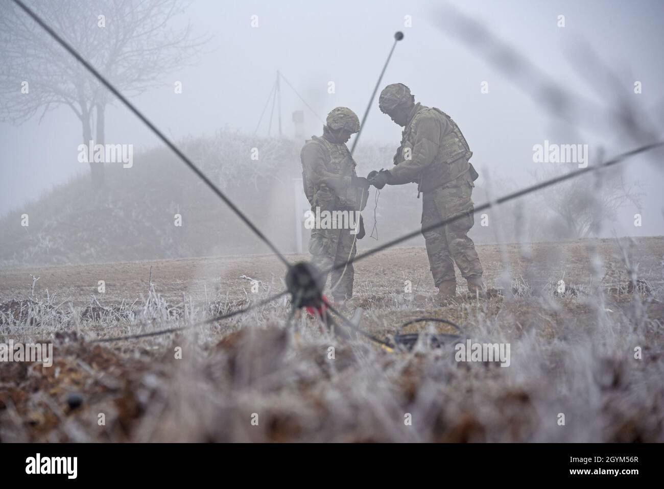 US-Soldaten, die dem 1. Bataillon, dem 6. Field Artillery Regiment (1-6 ...