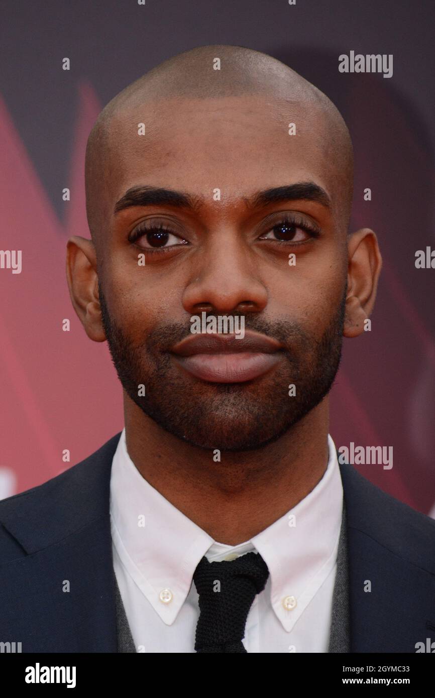 Richard ayoade kommt an -Fotos und -Bildmaterial in hoher Auflösung – Alamy