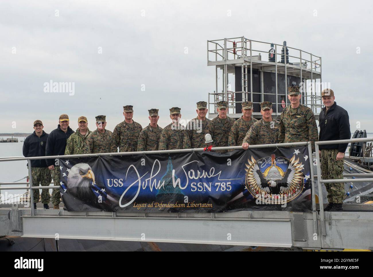 Bef. William Wiley, Kommandant der USS John Warner (SSN 785), General ...