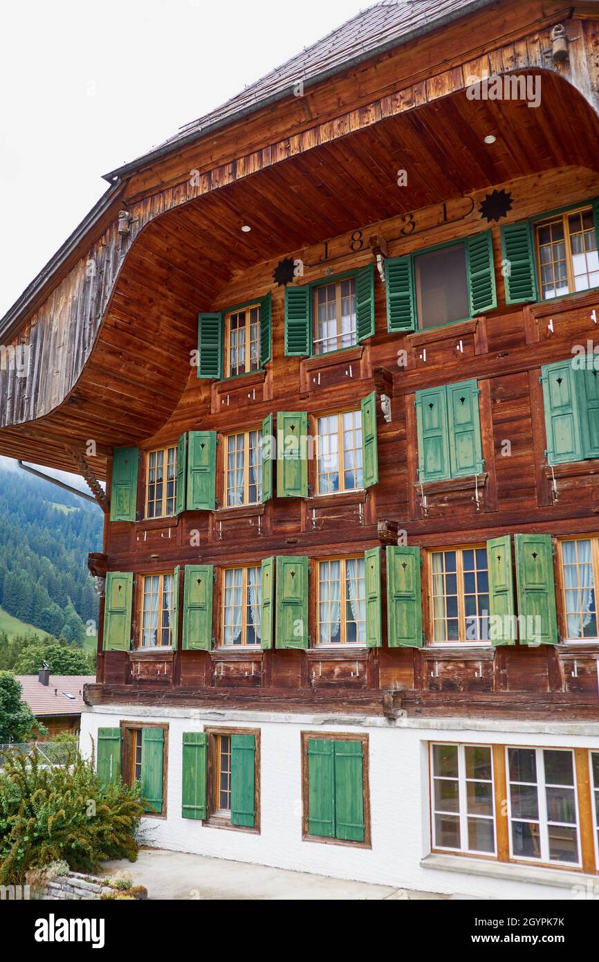 Berner oberland haus -Fotos und -Bildmaterial in hoher Auflösung – Alamy