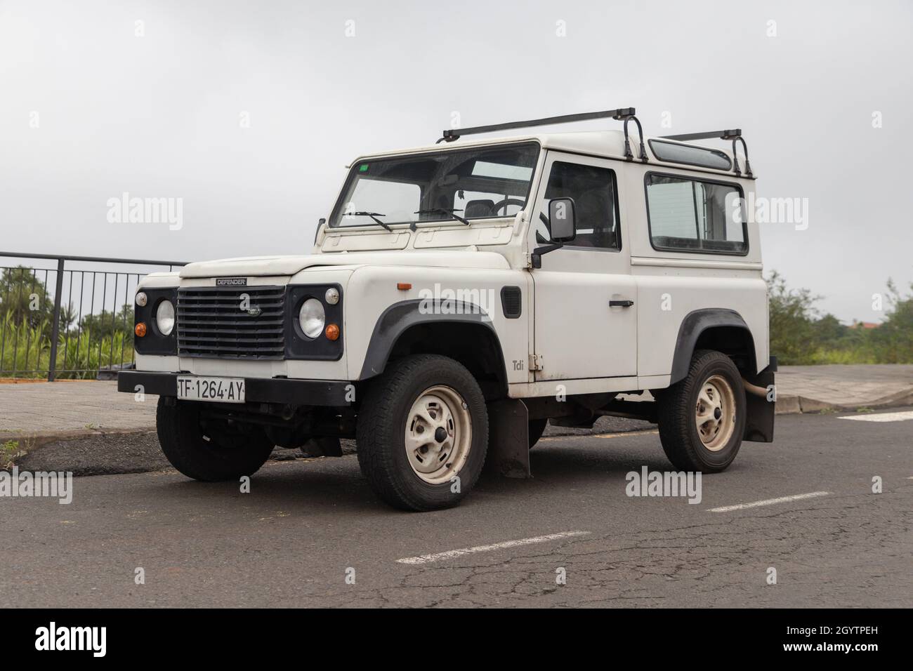 Land rover 90 defender turbo diesel -Fotos und -Bildmaterial in hoher ...